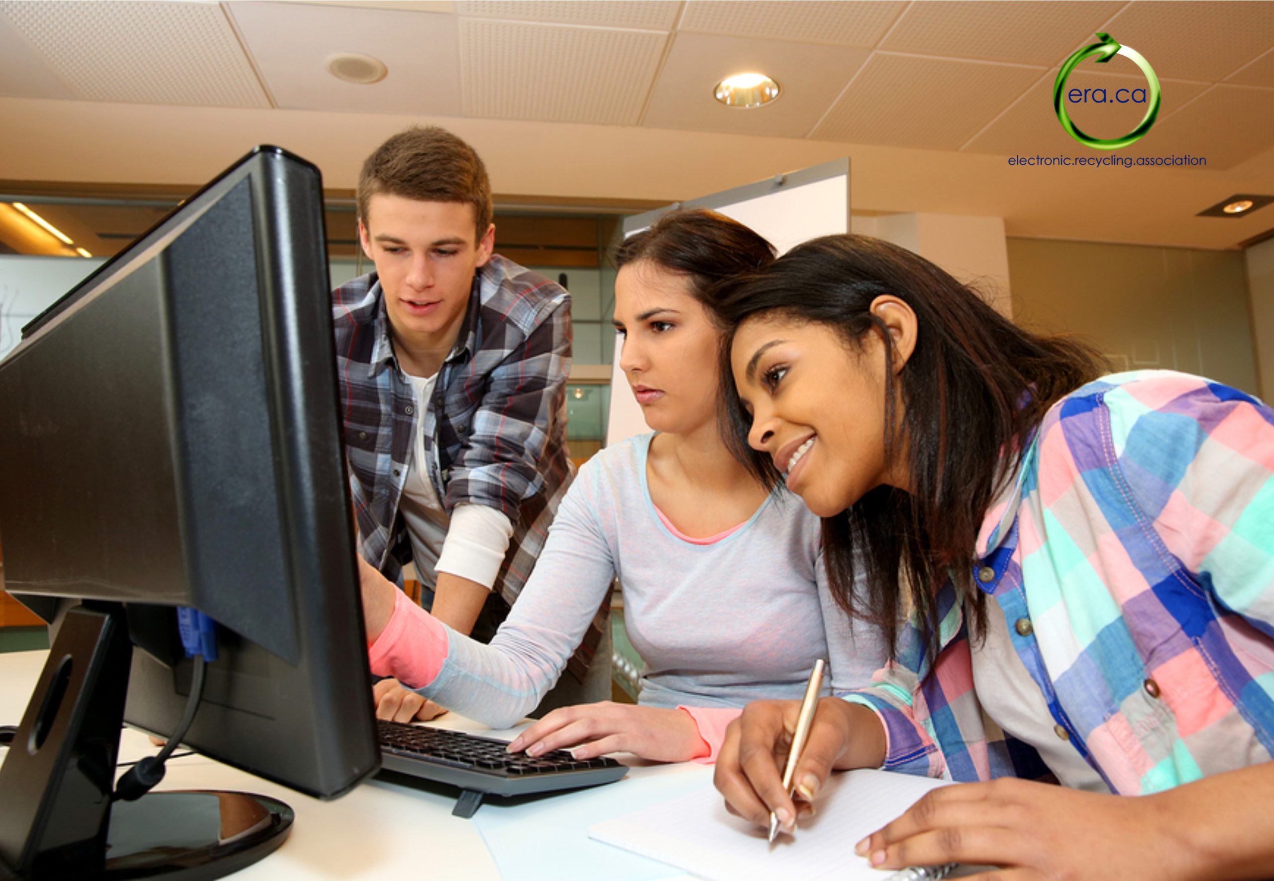 Strathmore Municipal Library Holds a Parts to PC Workshop - ERA