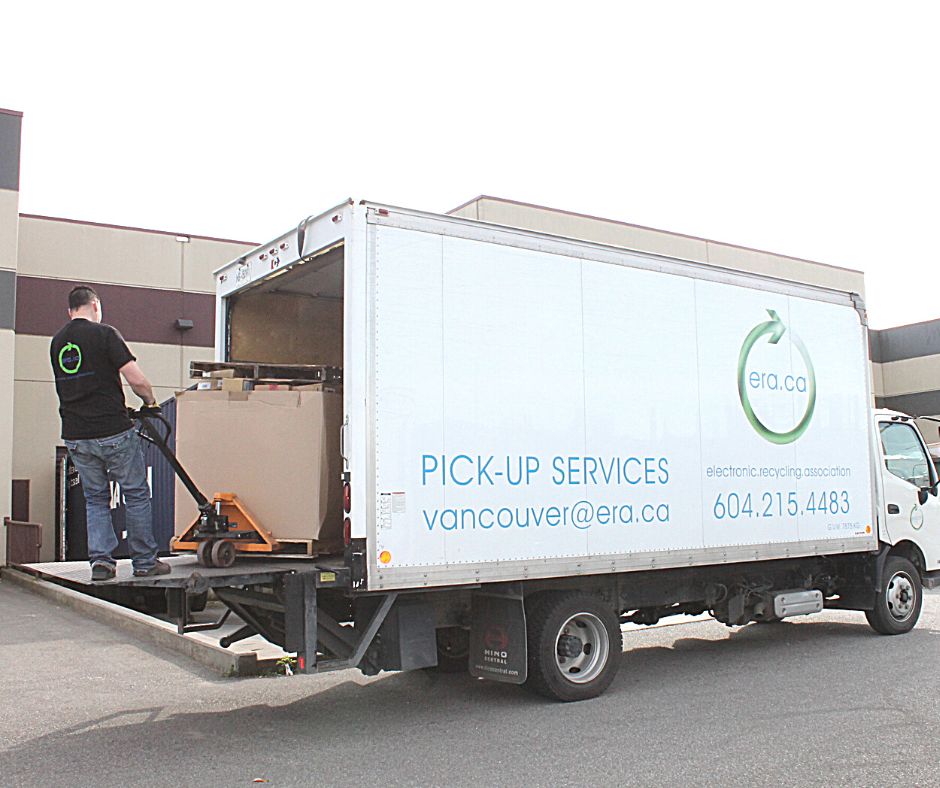 ERA Offers FREE Pickups of Gaylord Boxes